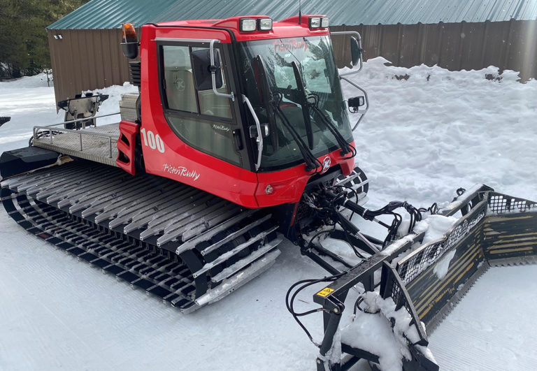 BRAVO! The PRESTIGIOUS PistenBully 100 Snowcat Is Here! - Ski Cat Company