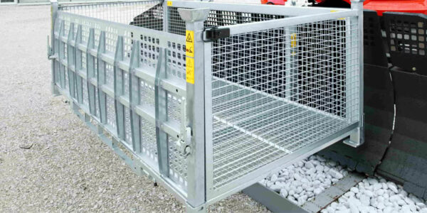 A Detailed Look at the PistenBully Tracks and Attachments